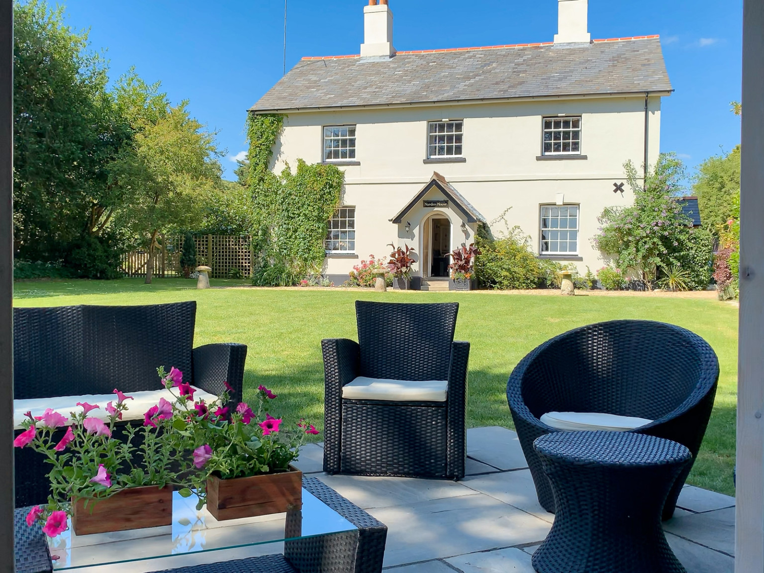 A 7-bedroom holiday rental farmhouse in Corfe Castle, Dorset